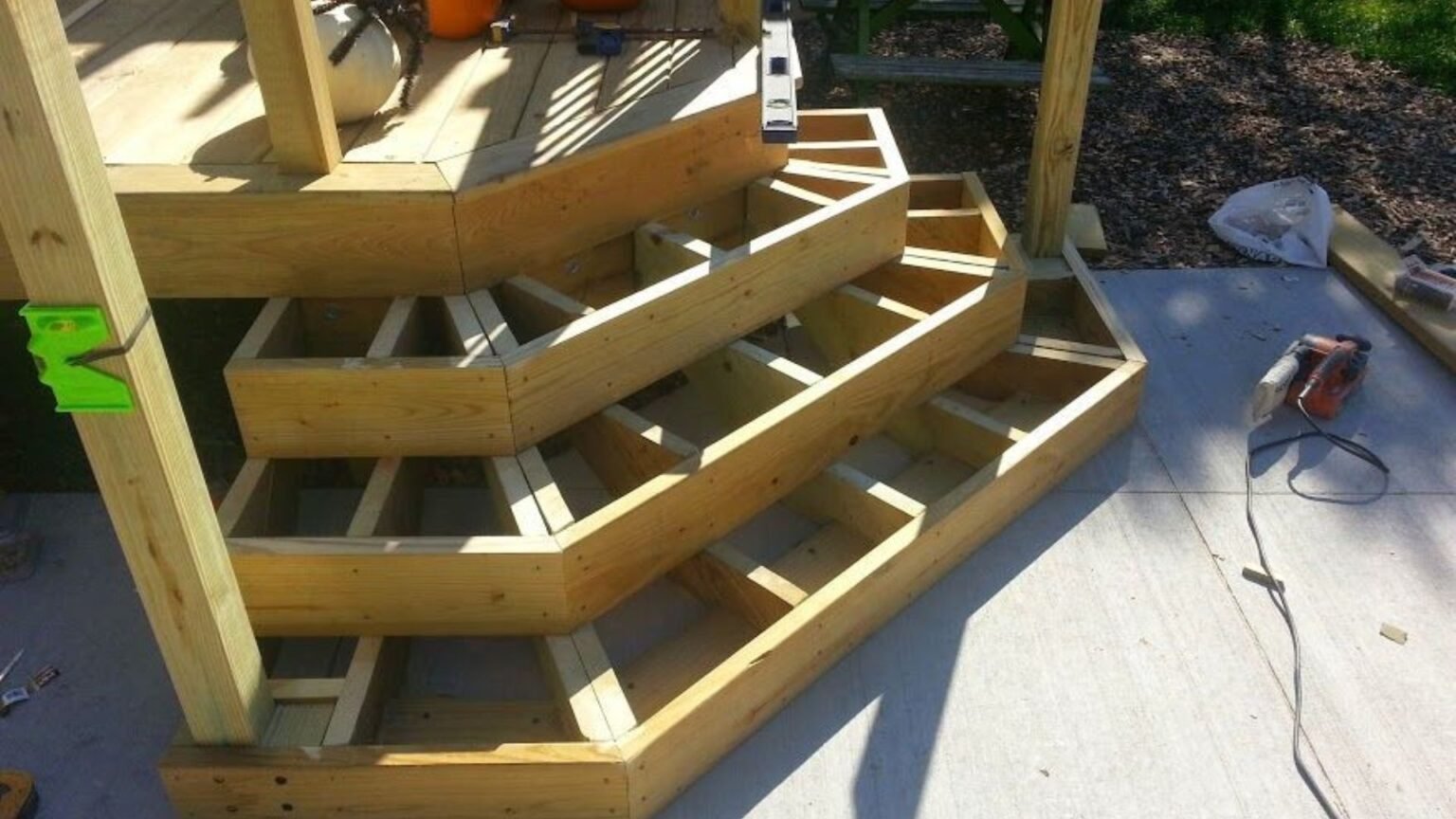 How To Build Deck Steps In New Zealand: Step-By-Step Guide With NZ ...